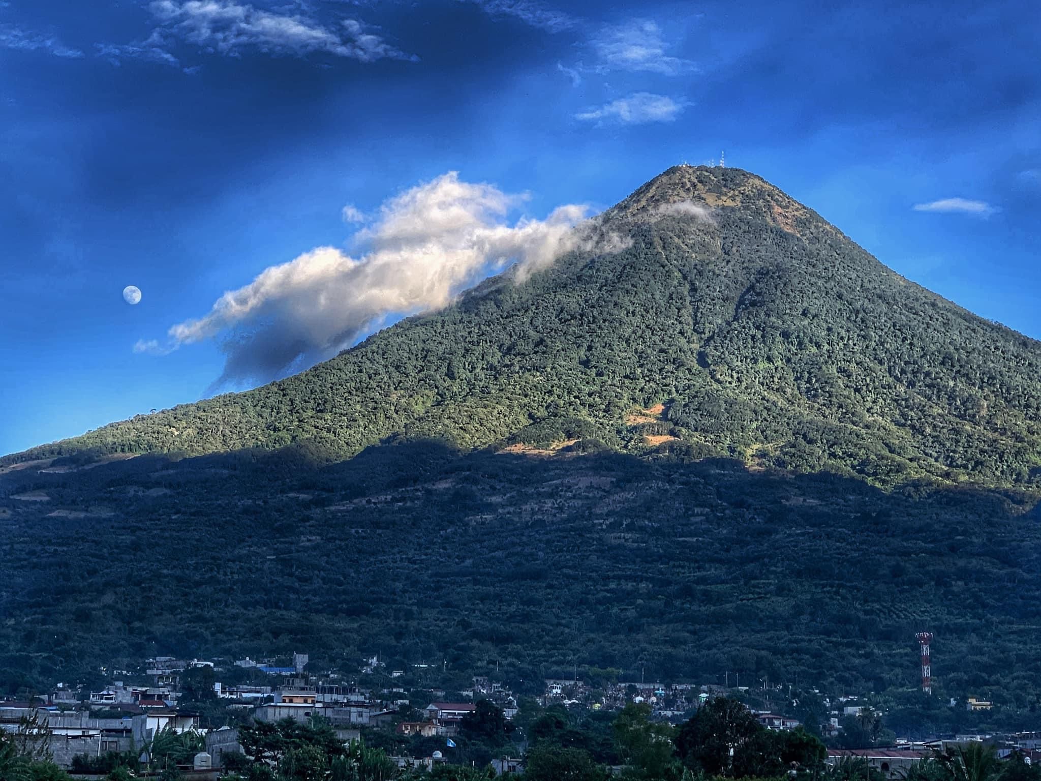 Alotenango, Volcán de Agua - Travelisimo